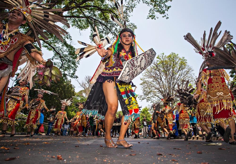 Baju Bulang Burai King Dayak yang Penuh Makna