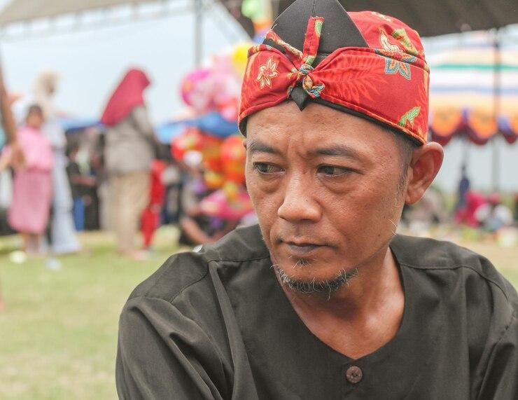 Baju Komprang and Iket Sunda