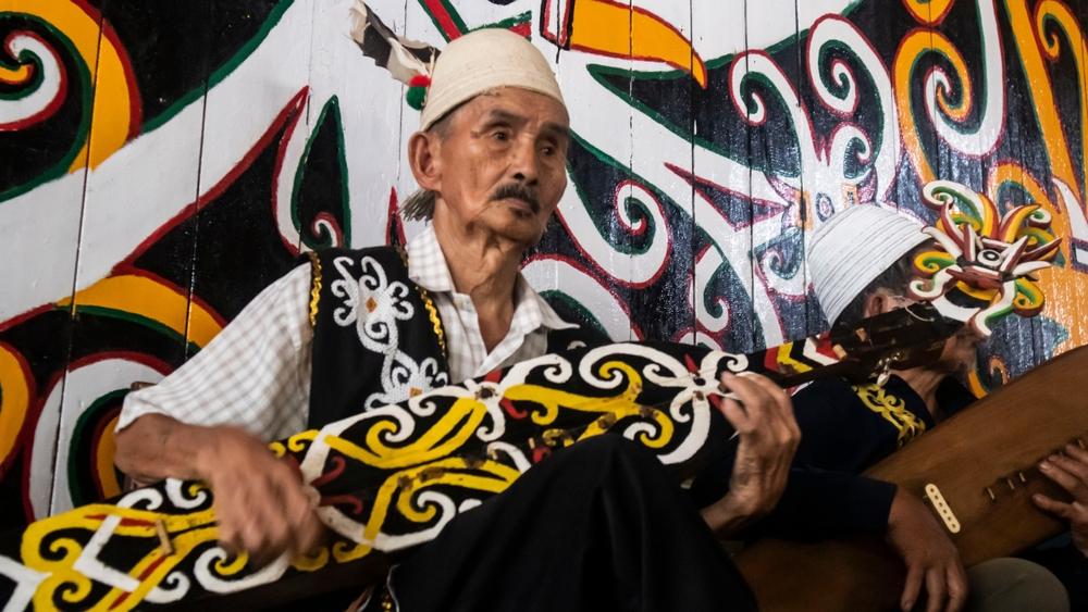 Sensapi, Alat Musik Petik Tradisional Merdu dari Kalimantan