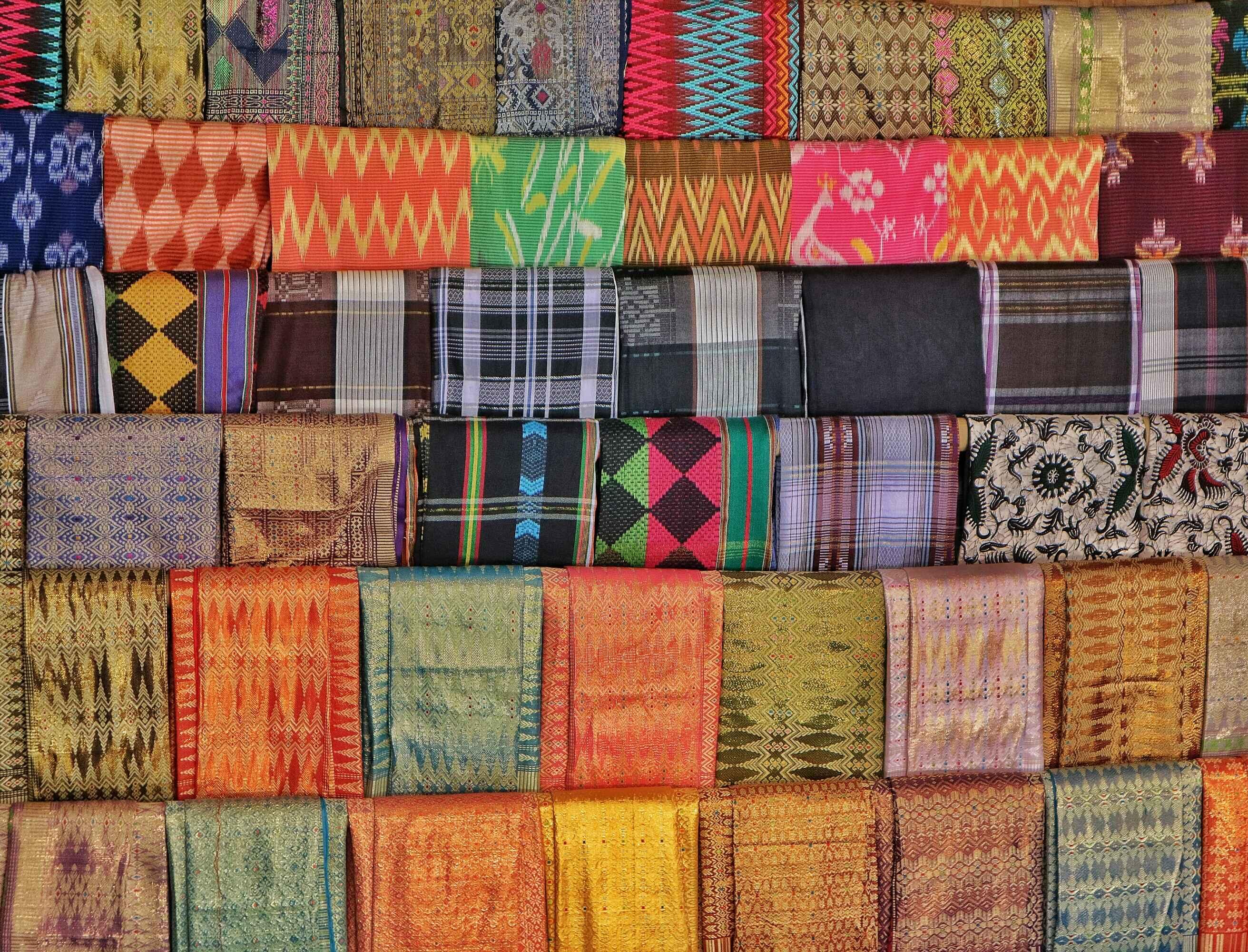 Tenun Songket Riau: Elegansi Berlapis Emas