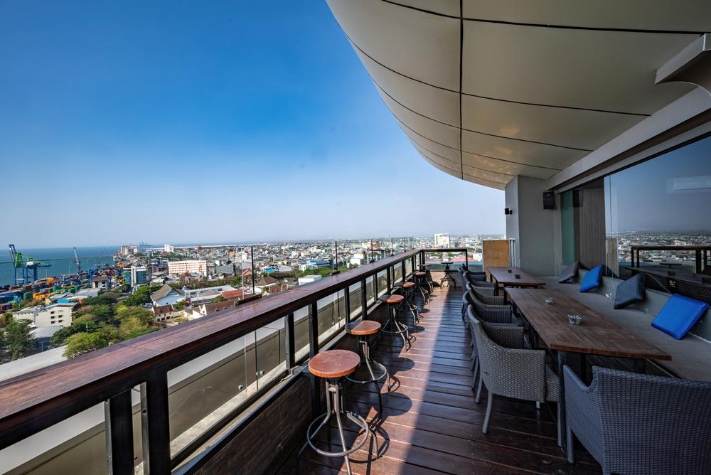 Gravity Sky Lounge, Rooftop Mewah yang Populer di Makassar