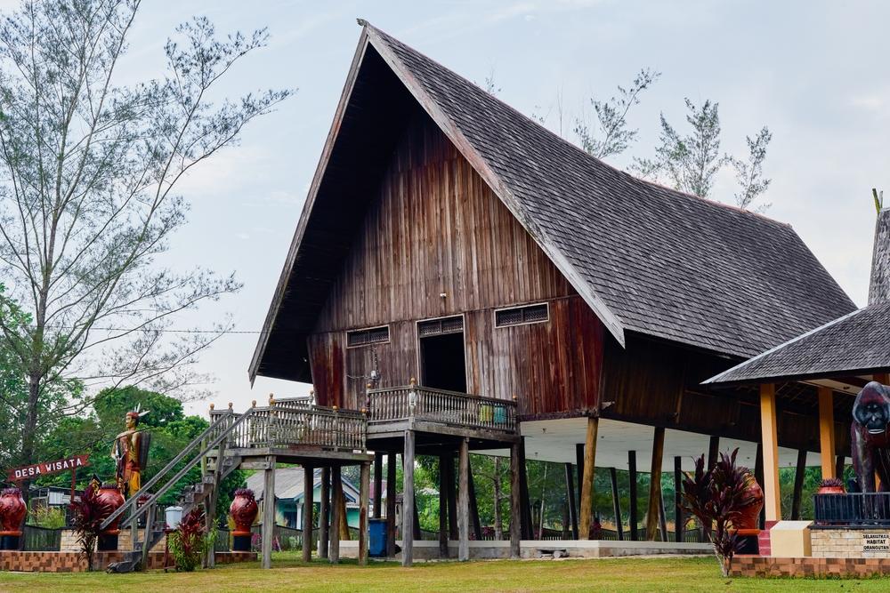 Rumah Betang: Makna dan Nilai Hidup Kolektif Khas Suku Dayak