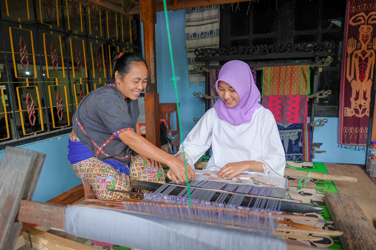 Tenun Sasak: Kain Tradisional Suku Sasak yang Penuh Makna - Indonesia ...